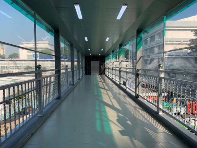 Saigon Hospital Builds City's First Pedestrian Bridge With Elevators ...