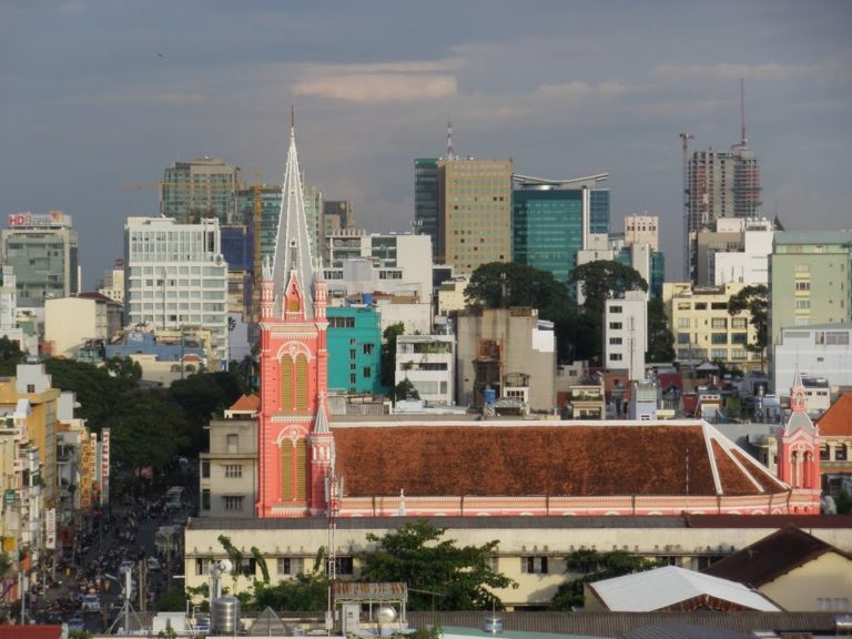 21 Photos Of Saigon Landmarks Then & Now (Sài Gòn Xưa & Nay)