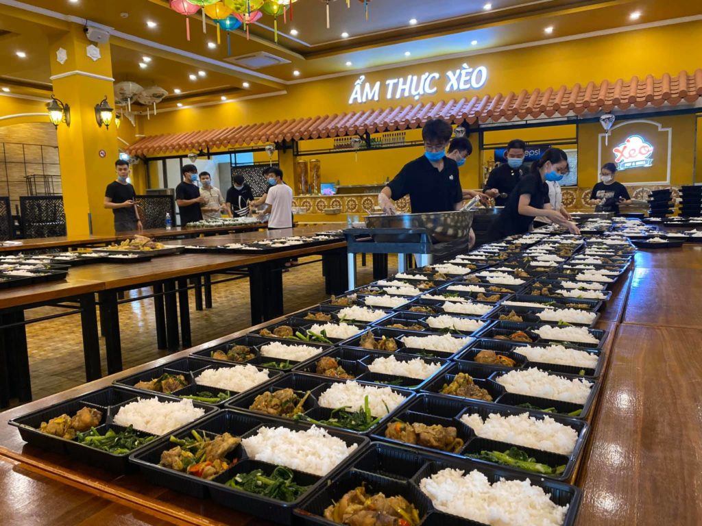 Đà Nẵng Volunteers Set Up Charity Kitchen To Provide Food To Quarantine ...