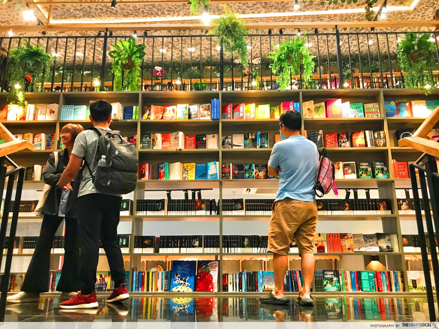 Phuong Nam Book City Saigon Center Guide: Where HCMC Bookworms Can Read ...
