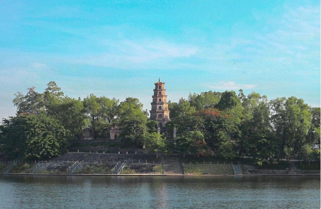 10 Pagodas In Vietnam With Magnificent Architecture