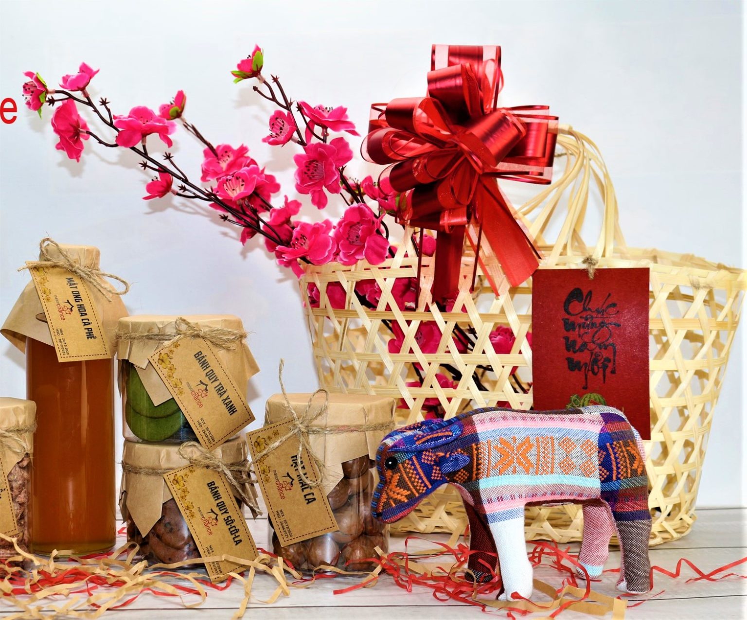 8 Creative Tet Gift Sets In Vietnam To Send Friends & Relatives In 2021