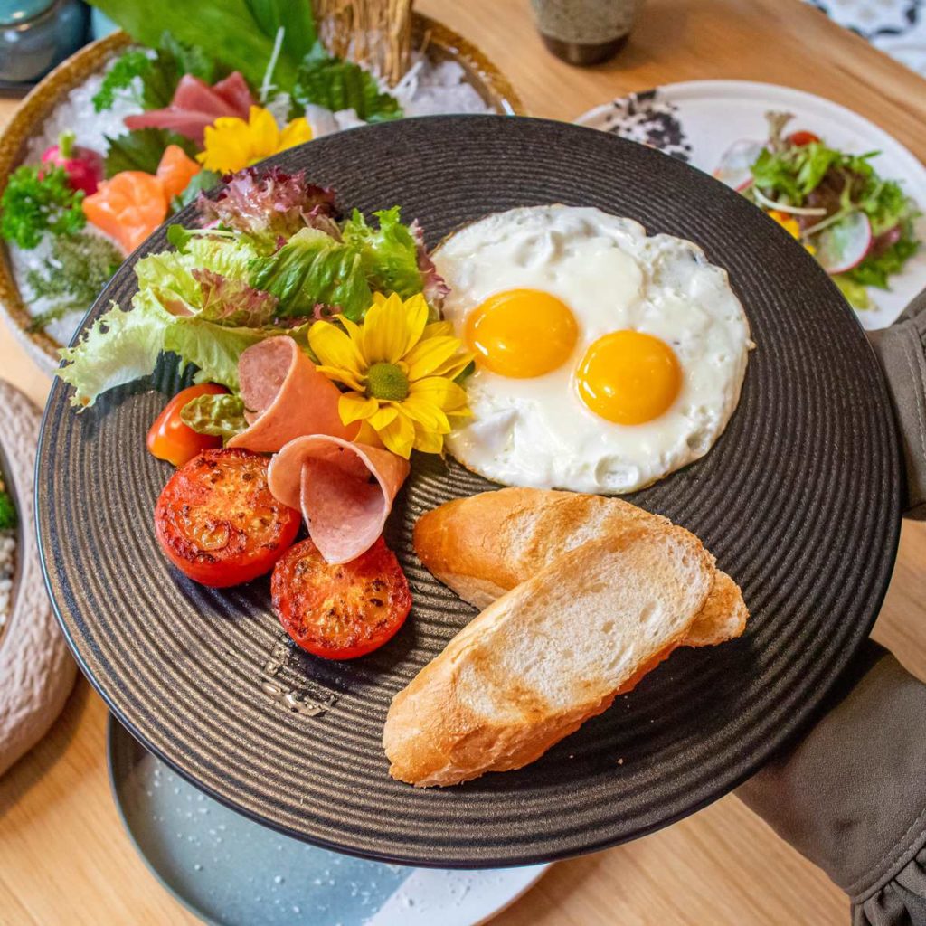 JaKo Is A New Restaurant In Đà Nẵng With An Asian-Inspired Décor