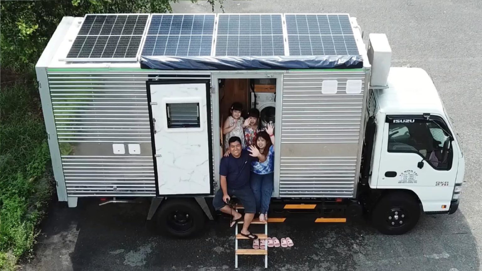 Man Turns Truck Into Mobile Home To Travel With His Family