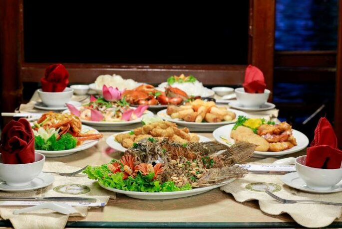 5 Saigon River Dinner Cruises With Spectacular Skyline & Firework Views