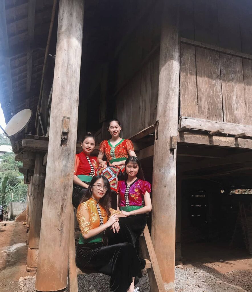 8 Ethnic Vietnamese Women’s Clothing That Prove We Have More Than Just ...