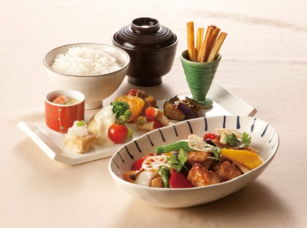 16 Places With FREE FLOW FOOD! From Endless Truffle Fries to Bubble Tea ...