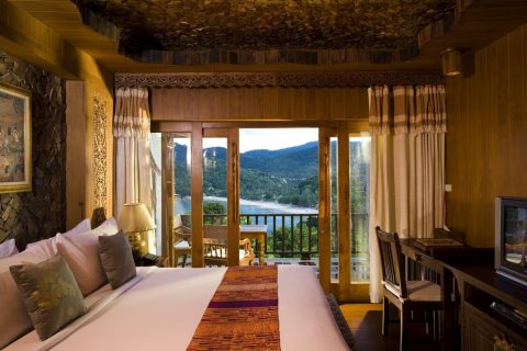 8 Luxury Hotels In Southeast Asia That Are Cheaper Than A Staycation