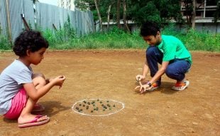 5 Traditional Games Played By Singaporean Families In The Kampung ...