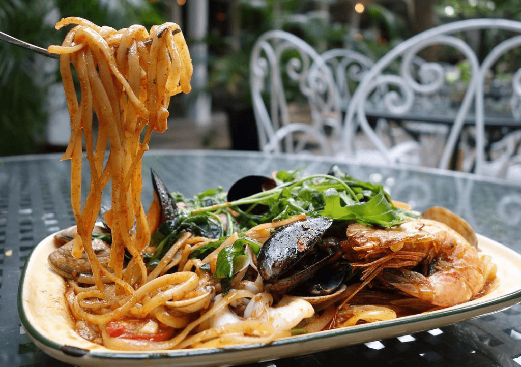 11 Dog-Friendly Cafes & Restaurants In Singapore That You Can Dine At With Your Pup