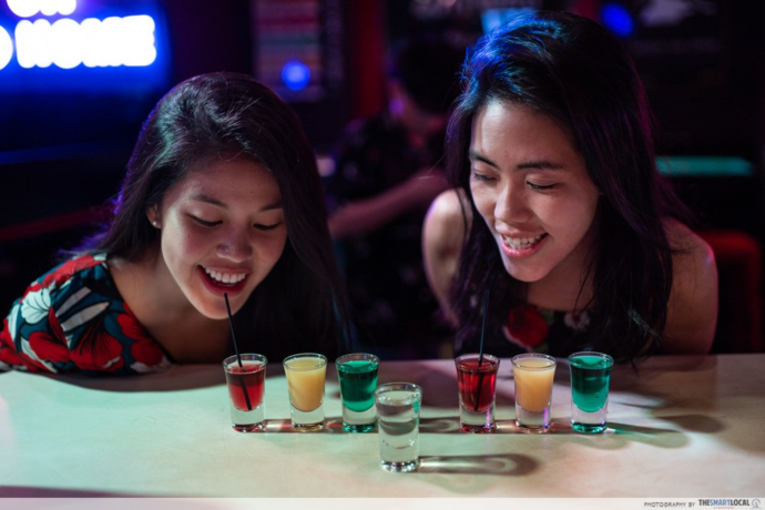 Bars In Singapore With Drinking Games & Challenges That Reward Winners ...