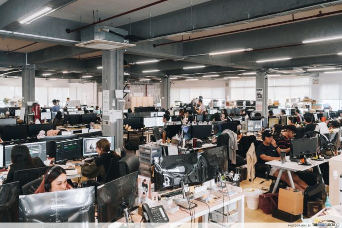 This Is How I Survive In My Open-Concept Office As An Introvert