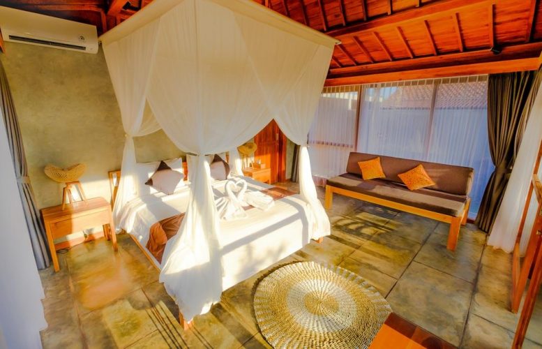 10 Gorgeous Bali Beach Resorts & Villas From $41/Night To Live The High ...