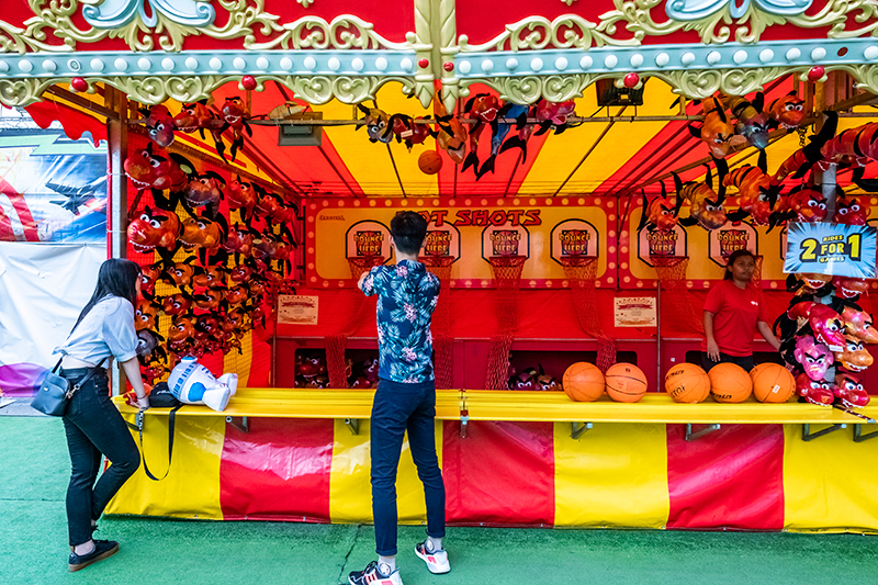 Marina Bay Turns Into A Huge Carnival With Food Street, European Circus ...