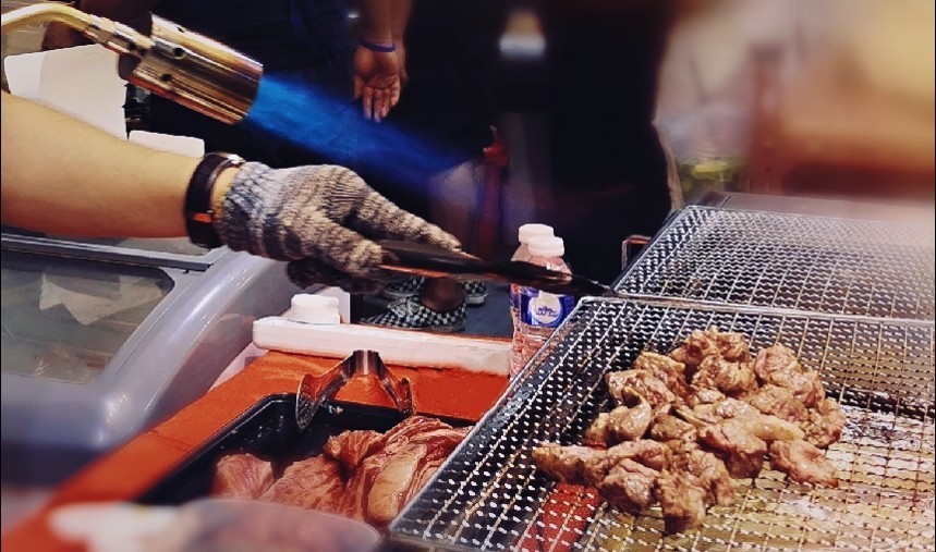 Marina Bay Turns Into A Huge Carnival With Food Street, European Circus ...