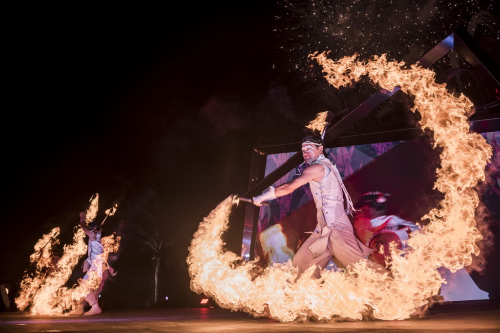 Marina Bay's NYE Countdown Has The Largest Drone & Firework Show Worth ...