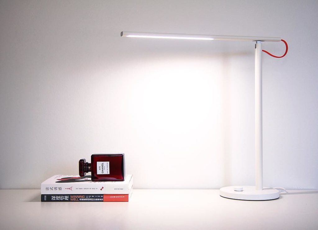 5 Best Table Lamps & Desk Lamps For Conducive Work Or Study