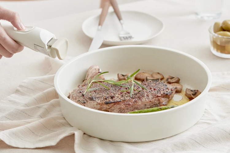 11 Best Non-Stick Frying Pans In Singapore - Tefal, Happycall, OXO