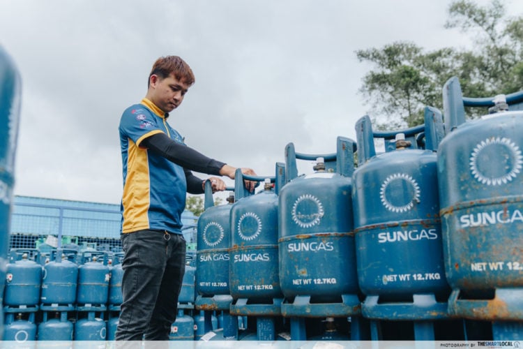 Gas Delivery In Singapore - What Hustle Is Like In A Blue-Collar Job