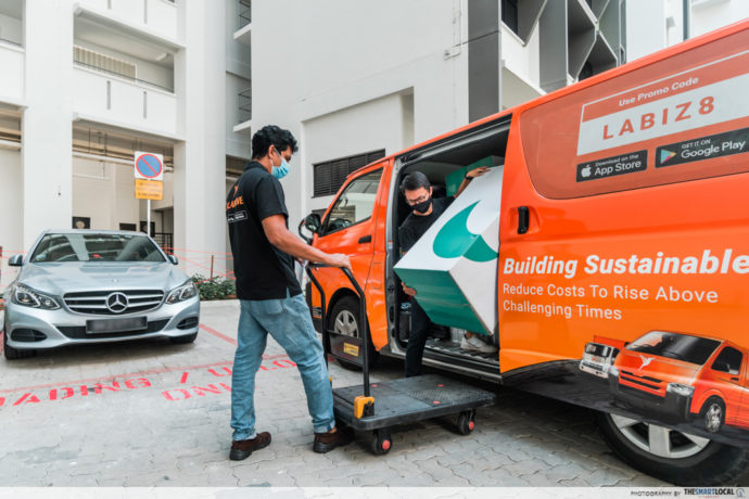 Life Of A Lalamove Driver - We Shadow A Deliveryman For A Day