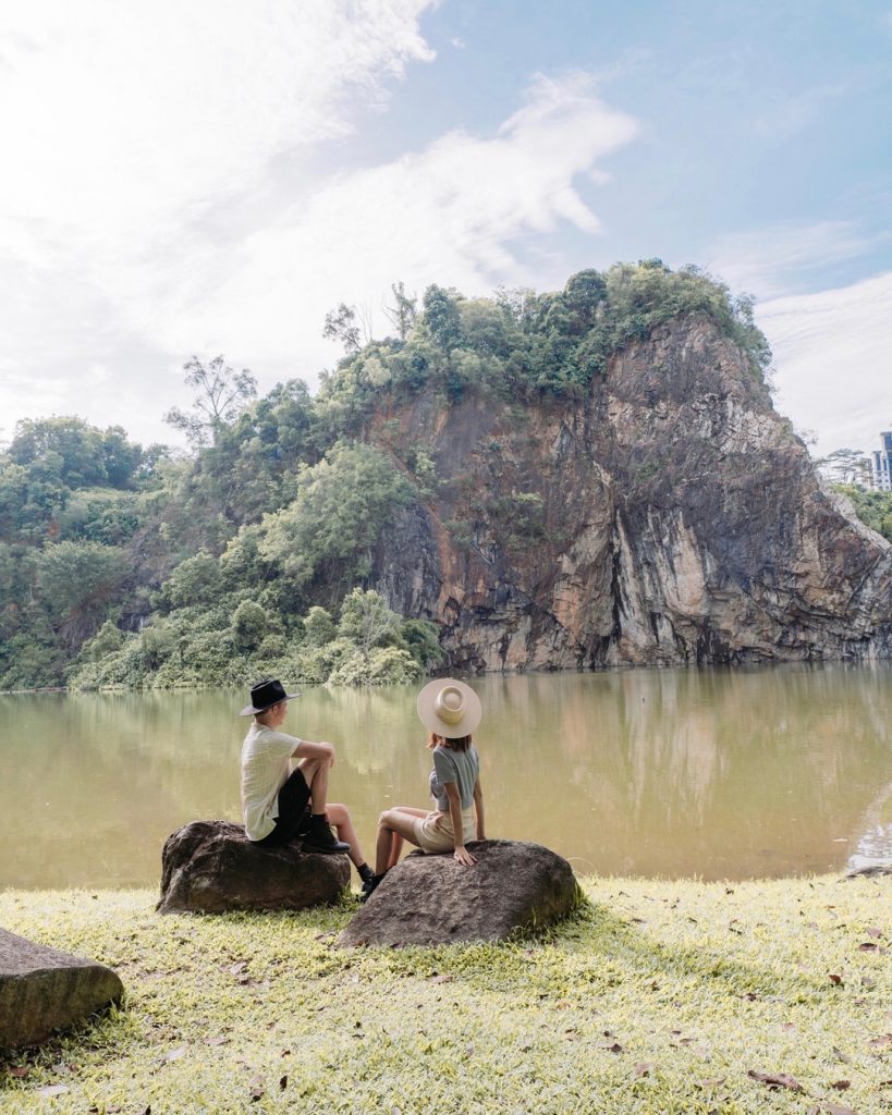 Bukit Batok Town Park - Picturesque Sights 8-Minutes From The MRT