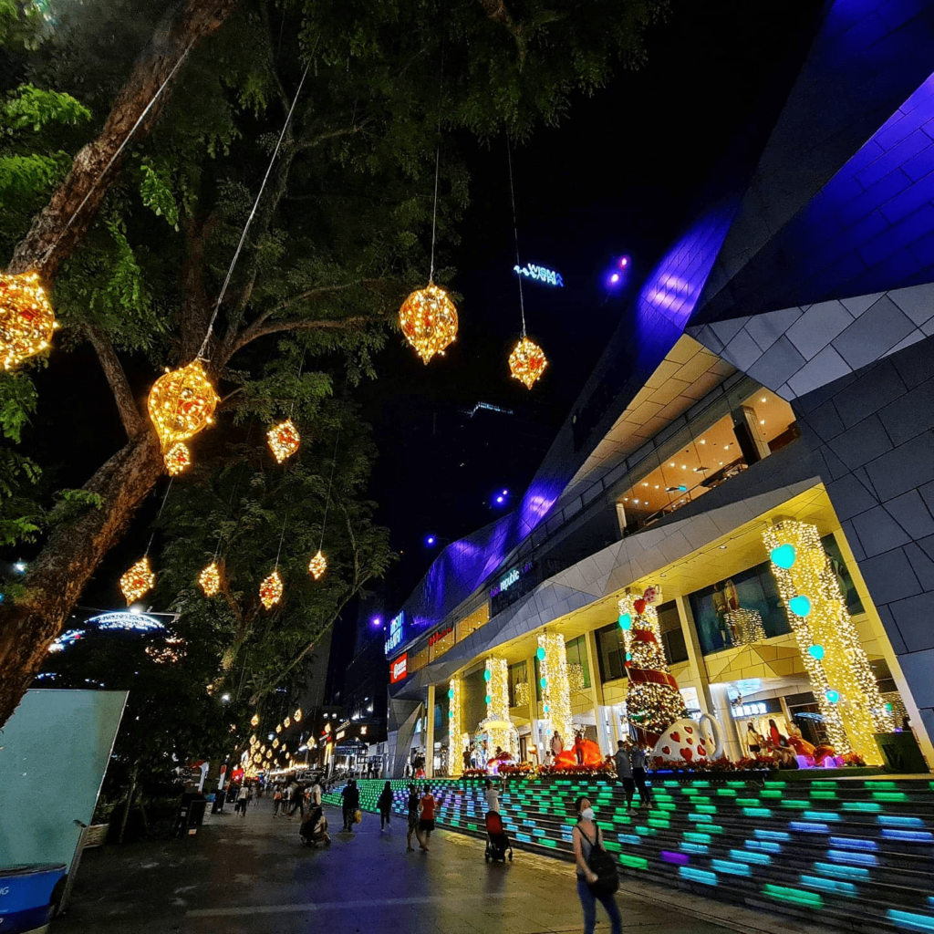 8 Best Places To See Christmas Lights & Decorations In Singapore 2021