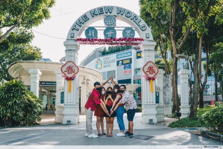 8 Group Poses For The Best CNY Photos (2026)