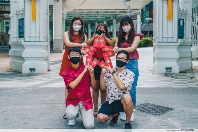 8 Group Poses Ranked From Most To Least Cheesy For CNY Photos