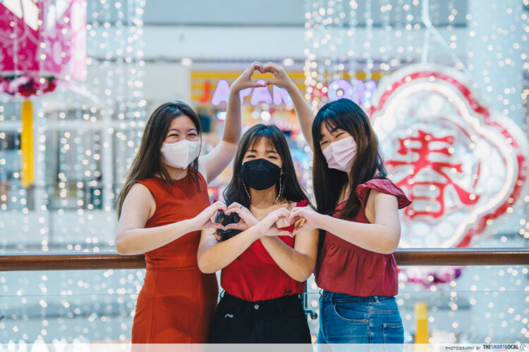 8 Group Poses For The Best CNY Photos (2026)
