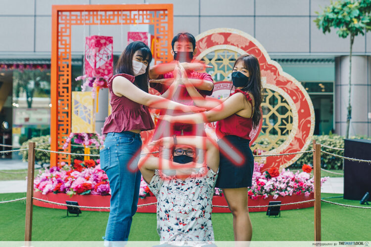 8 Group Poses For The Best CNY Photos (2026)
