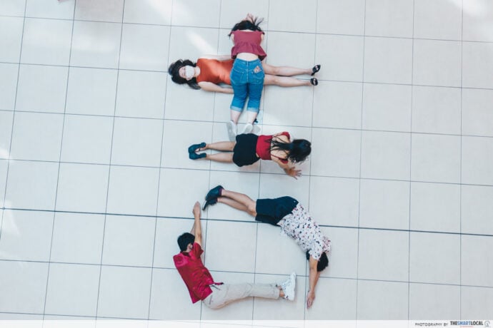 8 Group Poses Ranked From Most To Least Cheesy For CNY Photos