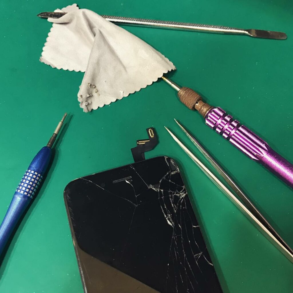 11 Best Phone Repair Shops To Fix Smartphones In Singapore