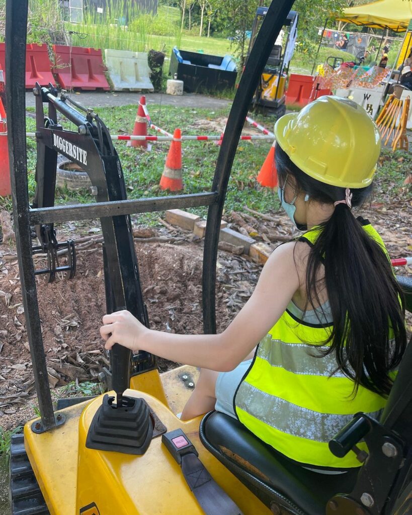 Diggersite: Construction-Themed Outdoor Playground In Yishun
