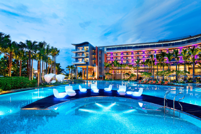 11 Big Hotel Rooms In Singapore To Jio Your Friends For Staycay