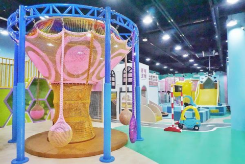 Smigy Playground PLQ: Pastel Zones With Ball Pits & Carousel Swings