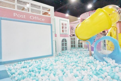 Smigy Playground PLQ: Pastel Zones With Ball Pits & Carousel Swings