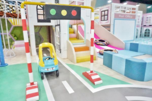 Smigy Playground PLQ: Pastel Zones With Ball Pits & Carousel Swings