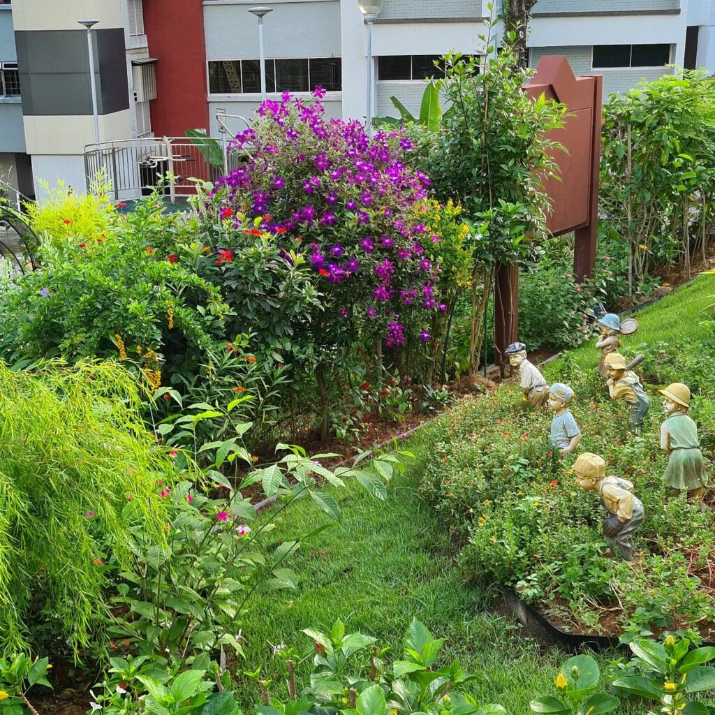 Woodlands Botanical Garden: A Community Garden With Over 200 Plants