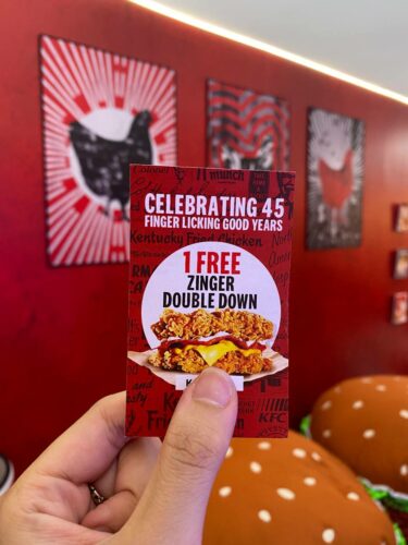 KFC Pop-Up At Vivo Has Claw Machine, Neon Photo Ops & Freebies