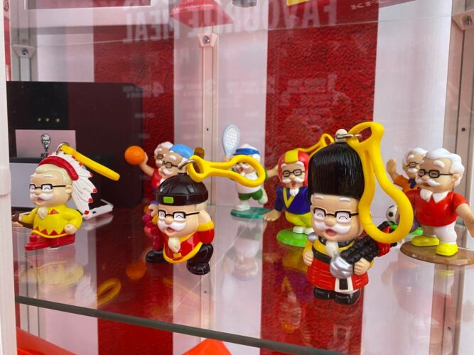KFC Pop-Up At Vivo Has Claw Machine, Neon Photo Ops & Freebies