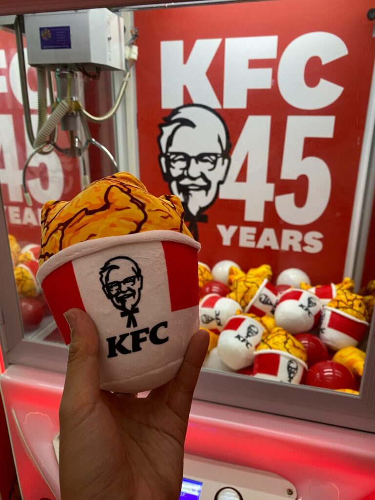 KFC Pop-Up At Vivo Has Claw Machine, Neon Photo Ops & Freebies