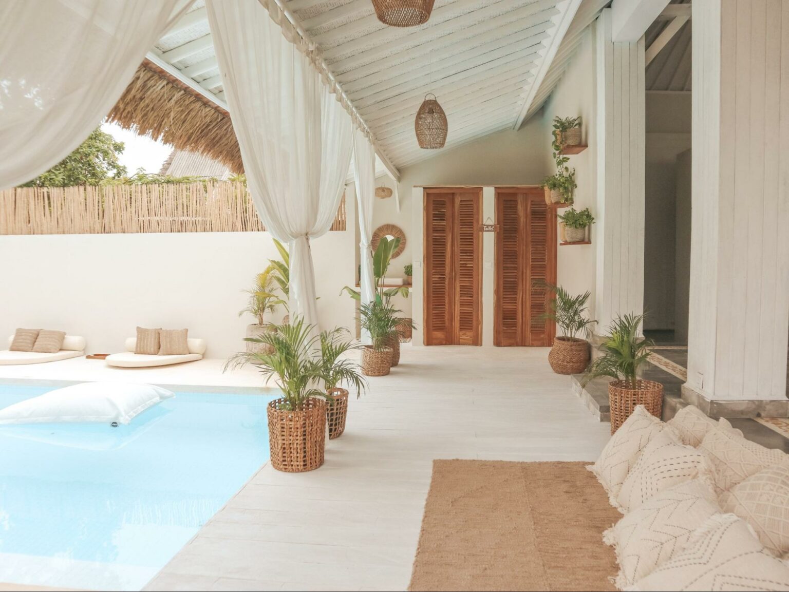 8 Affordable Backpacker Hostels In Bali Under S$40/Night To Visit In 2022