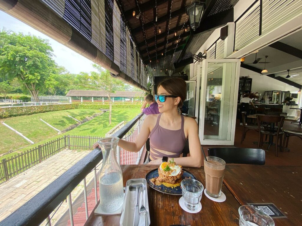 Riders Cafe: Hidden Cafe In A Colonial Horse Stable