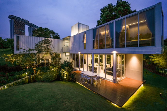 Garden Pod - New Hotel At Gardens By The Bay With Container Rooms