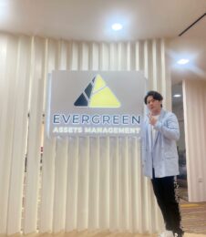 David Yong - How This Singaporean Lawyer Became A K-Pop Idol At 35