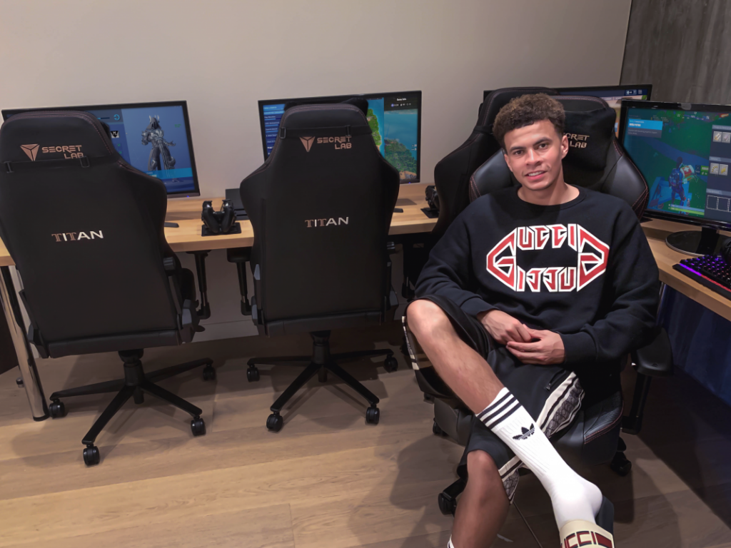7 Famous People That Use Secretlab, From Pokimane To Jose Mourinho