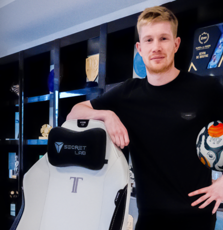 7 Famous People That Use Secretlab, From Pokimane To Jose Mourinho