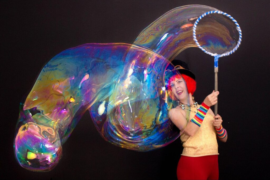Christmas At KINEX - Free Bubble Show, Fun Workshops & Photo Ops