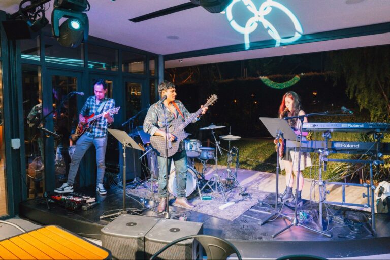 Overflow Is Changi Airport’s First Live Bar, $5 Beer Promo Till 1st ...