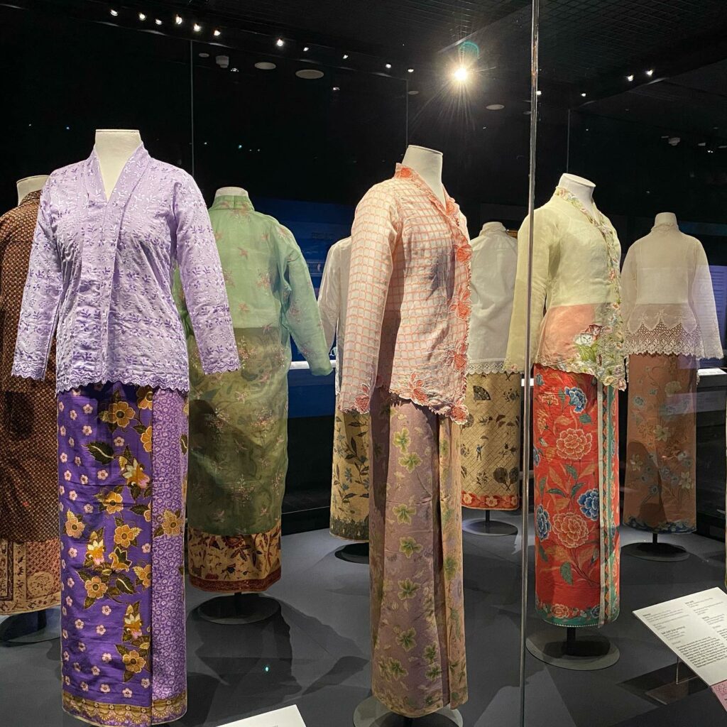 Peranakan Museum Singapore: Free Museum Near City Hall MRT